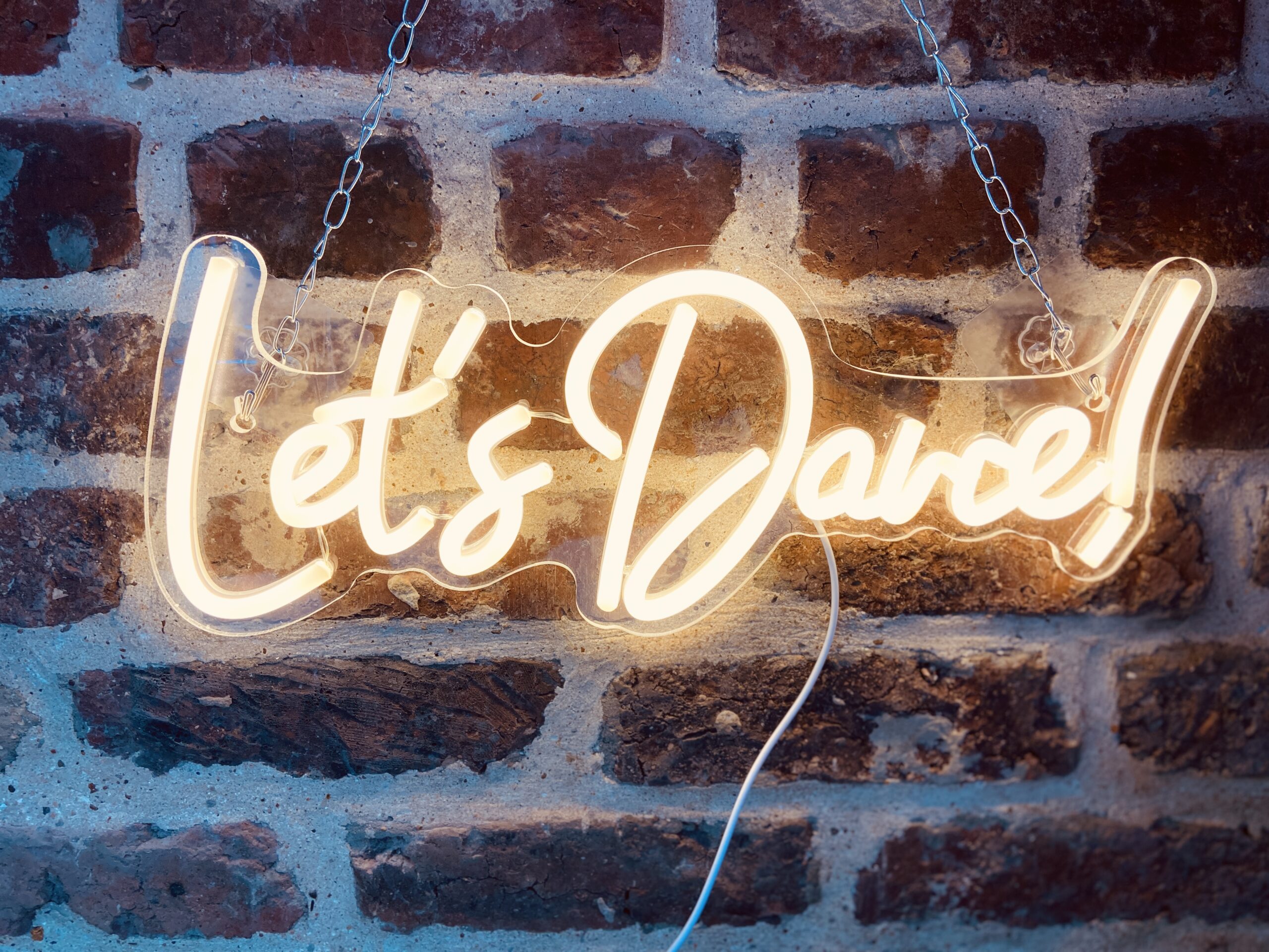 Néon "Let's Dance" - Madame Jeanne - Location